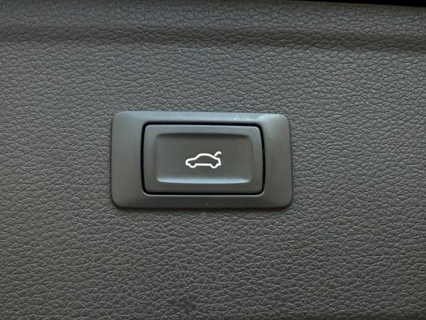 Pelēks Audi Q5 2018 Rīga, ar dzinēja tilpumu 3.00 L un nobraukumu 203 tūkst. km par 26480 €, foto 2 vietnē AUTOMOTO.COM.LV