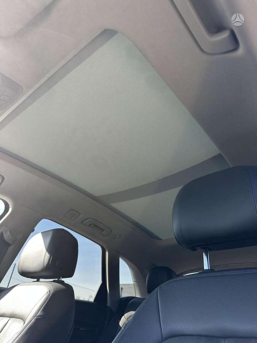 Grey Audi Q5 2018 in Vilnius, with an engine capacity of 1.98 L and mileage of 270 thousand km for 16650 €, photo 7 on AUTOMOTO.COM.LV