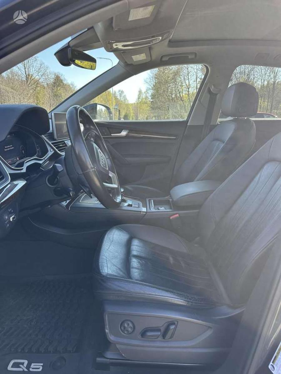 Grey Audi Q5 2018 in Vilnius, with an engine capacity of 1.98 L and mileage of 270 thousand km for 16650 €, photo 14 on AUTOMOTO.COM.LV