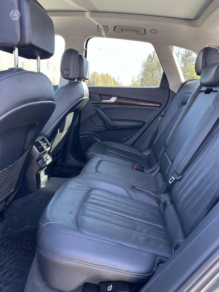 Grey Audi Q5 2018 in Vilnius, with an engine capacity of 1.98 L and mileage of 270 thousand km for 16650 €, photo 16 on AUTOMOTO.COM.LV