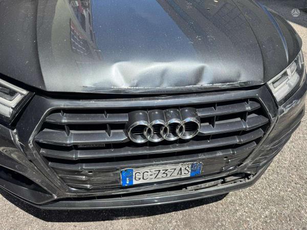 Grey Audi Q5 2018 in Kaunas, with an engine capacity of 2.00 L and mileage of 226 thousand km for 18900 €, photo 2 on AUTOMOTO.COM.LV