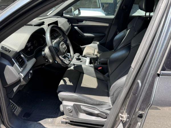 Grey Audi Q5 2018 in Kaunas, with an engine capacity of 2.00 L and mileage of 226 thousand km for 18900 €, photo 10 on AUTOMOTO.COM.LV