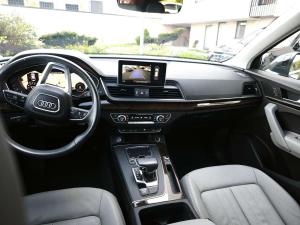 Grey Audi Q5 2018 in Vilnius, with an engine capacity of 1.98 L and mileage of 101 thousand km for 21200 €, photo 17 on AUTOMOTO.COM.LV
