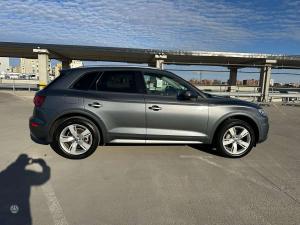 Grey Audi Q5 2018 in Vilnius, with an engine capacity of 1.98 L and mileage of 155 thousand km for 19990 €, photo 6 on AUTOMOTO.COM.LV