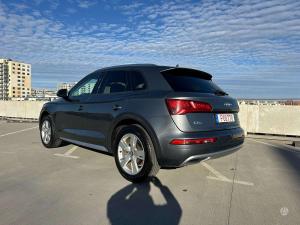 Grey Audi Q5 2018 in Vilnius, with an engine capacity of 1.98 L and mileage of 155 thousand km for 19990 €, photo 11 on AUTOMOTO.COM.LV