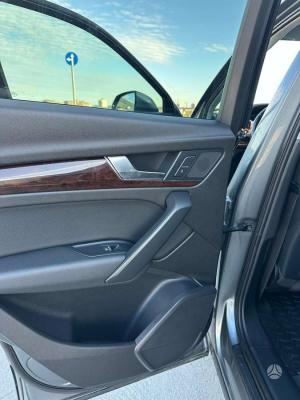 Grey Audi Q5 2018 in Vilnius, with an engine capacity of 1.98 L and mileage of 155 thousand km for 19990 €, photo 18 on AUTOMOTO.COM.LV