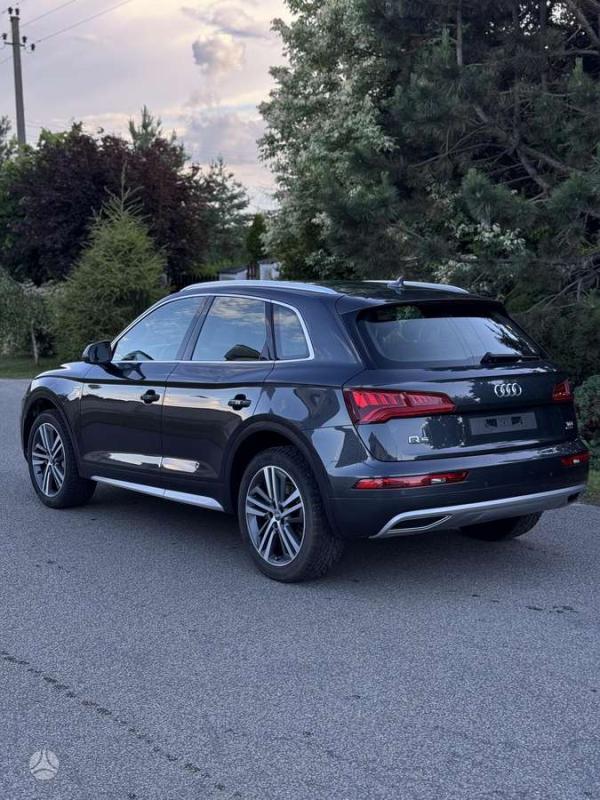 Grey Audi Q5 2018 in Salcininkai, with an engine capacity of 2.00 L and mileage of 188 thousand km for 12950 €, photo 5 on AUTOMOTO.COM.LV