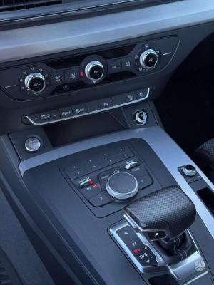Pelēks Audi Q5 2018 Šalčininkai, ar dzinēja tilpumu 2.00 L un nobraukumu 188 tūkst. km par 12950 €, foto 22 vietnē AUTOMOTO.COM.LV