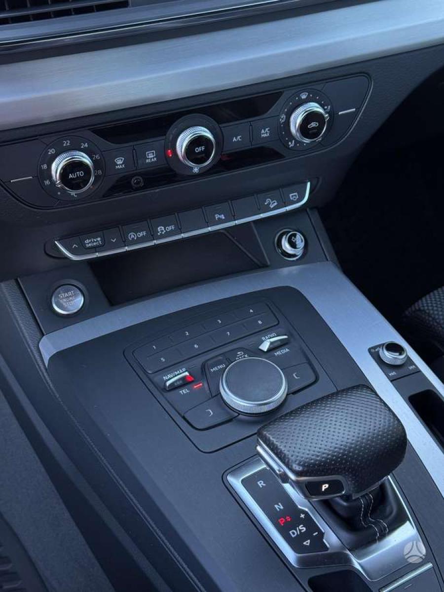 Pelēks Audi Q5 2018 Šalčininkai, ar dzinēja tilpumu 2.00 L un nobraukumu 188 tūkst. km par 12950 €, foto 22 vietnē AUTOMOTO.COM.LV