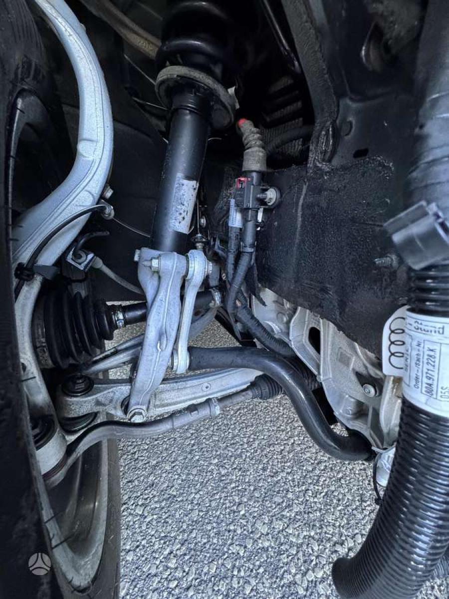 Pelēks Audi Q5 2018 Šalčininkai, ar dzinēja tilpumu 2.00 L un nobraukumu 188 tūkst. km par 12950 €, foto 38 vietnē AUTOMOTO.COM.LV