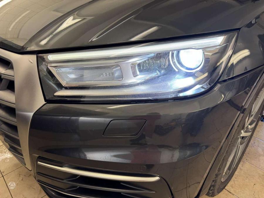 Pelēks Audi Q5 2018 Šalčininkai, ar dzinēja tilpumu 2.00 L un nobraukumu 188 tūkst. km par 12950 €, foto 43 vietnē AUTOMOTO.COM.LV