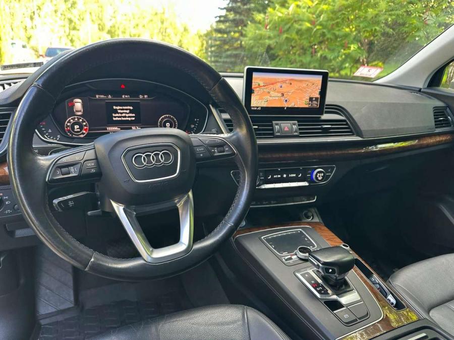 Grey Audi Q5 2018 in Vilnius, with an engine capacity of 1.98 L and mileage of 155 thousand km for 19990 €, photo 12 on AUTOMOTO.COM.LV