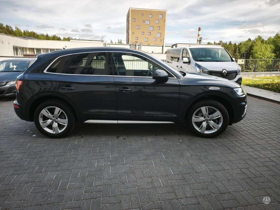 Grey Audi Q5 2018 in Vilnius, with an engine capacity of 1.98 L and mileage of 101 thousand km for 20700 €, photo 5 on AUTOMOTO.COM.LV