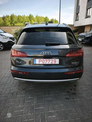 Grey Audi Q5 2018 in Vilnius, with an engine capacity of 1.98 L and mileage of 101 thousand km for 20700 €, photo 7 on AUTOMOTO.COM.LV