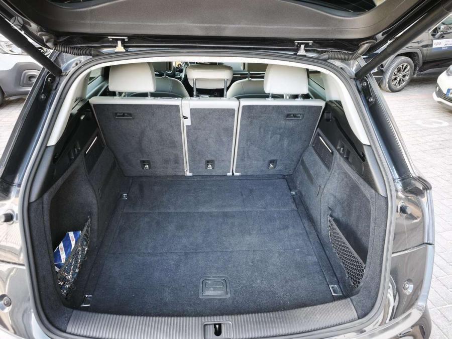 Grey Audi Q5 2018 in Vilnius, with an engine capacity of 1.98 L and mileage of 101 thousand km for 20700 €, photo 10 on AUTOMOTO.COM.LV
