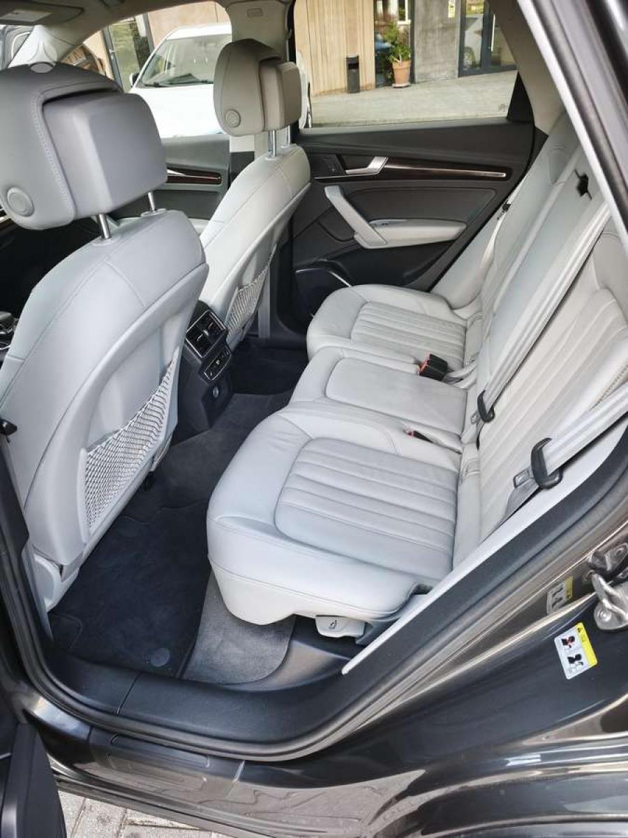 Grey Audi Q5 2018 in Vilnius, with an engine capacity of 1.98 L and mileage of 101 thousand km for 20700 €, photo 12 on AUTOMOTO.COM.LV