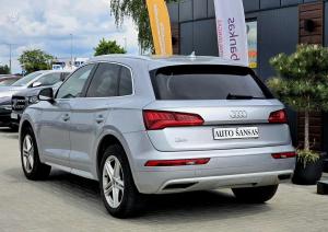 Grey Audi Q5 2018 in Taurage, with an engine capacity of 2.00 L and mileage of 392 thousand km for 14900 €, photo 8 on AUTOMOTO.COM.LV