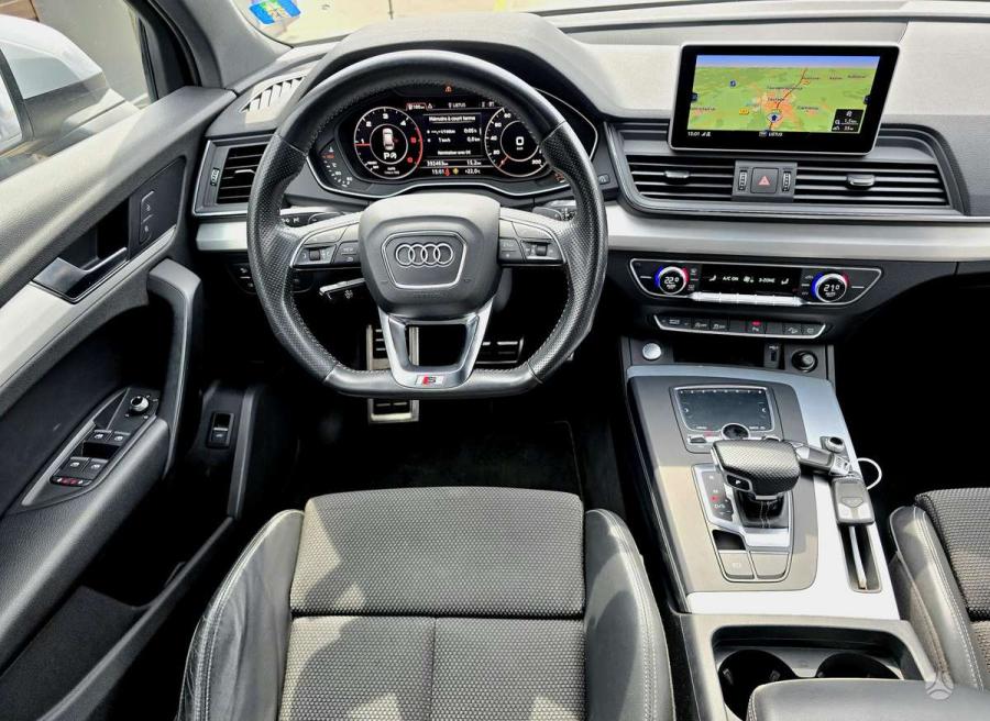 Grey Audi Q5 2018 in Taurage, with an engine capacity of 2.00 L and mileage of 392 thousand km for 14900 €, photo 15 on AUTOMOTO.COM.LV