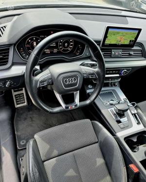 Grey Audi Q5 2018 in Taurage, with an engine capacity of 2.00 L and mileage of 392 thousand km for 14900 €, photo 21 on AUTOMOTO.COM.LV