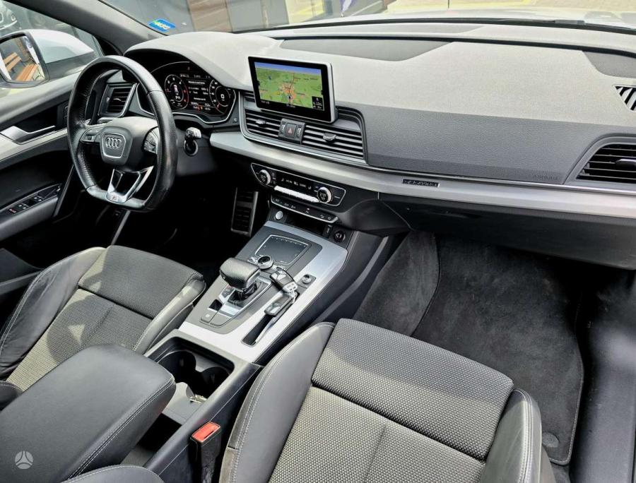 Grey Audi Q5 2018 in Taurage, with an engine capacity of 2.00 L and mileage of 392 thousand km for 14900 €, photo 23 on AUTOMOTO.COM.LV