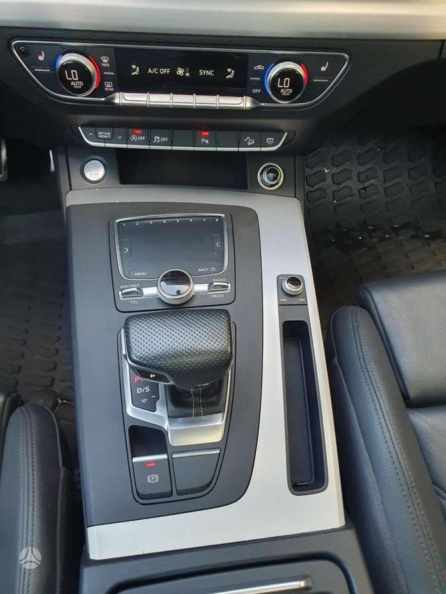 Grey Audi Q5 2018 in Kaunas, with an engine capacity of 1.98 L and mileage of 134 thousand km for 20800 €, photo 16 on AUTOMOTO.COM.LV