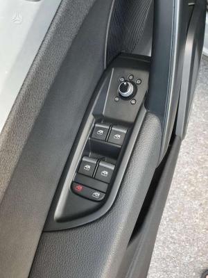 Grey Audi Q5 2018 in Kaunas, with an engine capacity of 1.98 L and mileage of 134 thousand km for 20800 €, photo 17 on AUTOMOTO.COM.LV