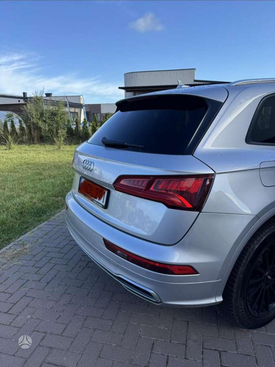 Grey Audi Q5 2018 in Kaunas, with an engine capacity of 1.98 L and mileage of 65 thousand km for 19700 €, photo 1 on AUTOMOTO.COM.LV