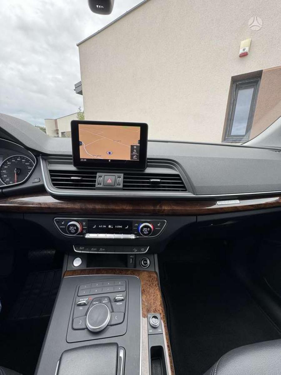Grey Audi Q5 2018 in Kaunas, with an engine capacity of 1.98 L and mileage of 65 thousand km for 19700 €, photo 16 on AUTOMOTO.COM.LV
