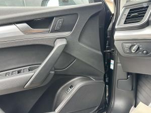 Pelēks Audi Q5 2018 Tauragė, ar dzinēja tilpumu 2.97 L un nobraukumu 195 tūkst. km par 20000 €, foto 17 vietnē AUTOMOTO.COM.LV
