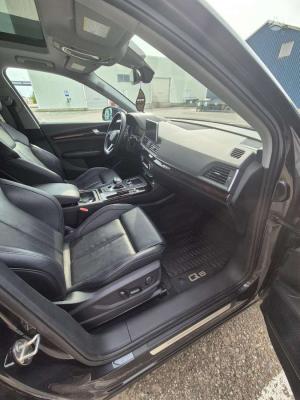 Grey Audi Q5 2018 in Alytus, with an engine capacity of 1.98 L and mileage of 162 thousand km for 21900 €, photo 14 on AUTOMOTO.COM.LV