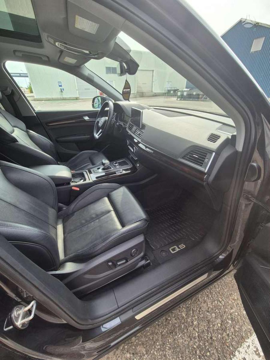 Grey Audi Q5 2018 in Alytus, with an engine capacity of 1.98 L and mileage of 162 thousand km for 21900 €, photo 14 on AUTOMOTO.COM.LV
