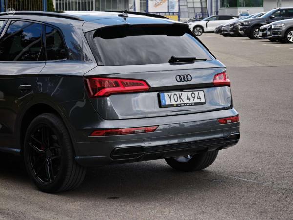 Grey Audi Q5 2018 in Vilnius, with an engine capacity of 1.98 L and mileage of 221 thousand km for 25400 €, photo 8 on AUTOMOTO.COM.LV