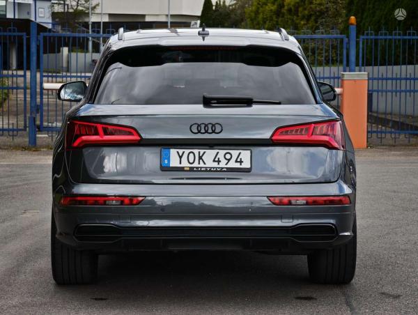Grey Audi Q5 2018 in Vilnius, with an engine capacity of 1.98 L and mileage of 221 thousand km for 25400 €, photo 9 on AUTOMOTO.COM.LV
