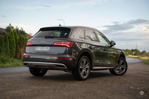 Audi Q5 2018 in Elektrenai on AUTOMOTO.COM.LV Grey Audi Q5 2018 in Elektrenai, with an engine capacity of 2.00 L and mileage of 195 thousand km for 20900 €, photo 8 on AUTOMOTO.COM.LV