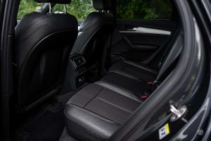 Pelēks Audi Q5 2018 Elektrėnai, ar dzinēja tilpumu 2.00 L un nobraukumu 195 tūkst. km par 20900 €, foto 16 vietnē AUTOMOTO.COM.LV