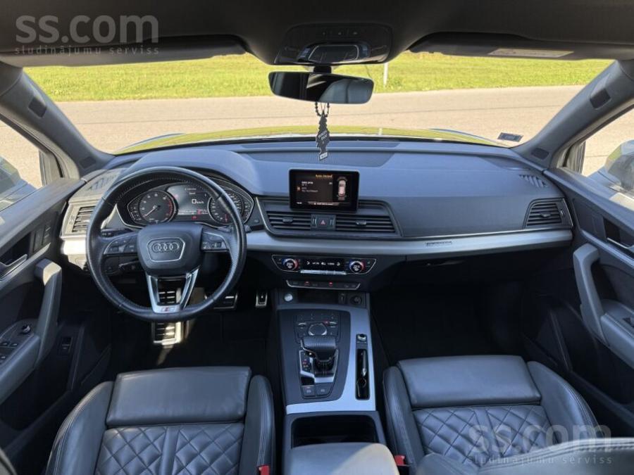 Grey Audi Q5 2019 in Liepaja, with an engine capacity of 2.00 L and mileage of 106 thousand km for 28500 €, photo 5 on AUTOMOTO.COM.LV