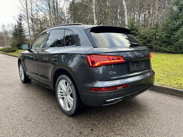 Grey Audi Q5 2019 in Vilnius, with an engine capacity of 1.98 L and mileage of 63 thousand km for 24999 €, photo 6 on AUTOMOTO.COM.LV