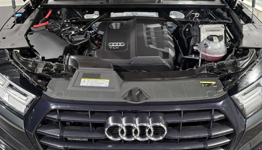 Grey Audi Q5 2019 in Siauliai, with an engine capacity of 1.97 L and mileage of 78 thousand km for 29900 €, photo 23 on AUTOMOTO.COM.LV