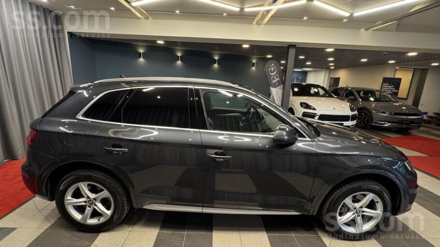 Grey Audi Q5 2019 in Riga, with an engine capacity of 2.00 L and mileage of 187 thousand km for 22990 €, photo 5 on AUTOMOTO.COM.LV