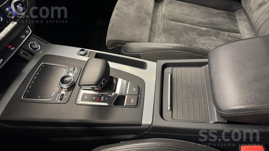 Grey Audi Q5 2019 in Riga, with an engine capacity of 2.00 L and mileage of 187 thousand km for 22990 €, photo 21 on AUTOMOTO.COM.LV