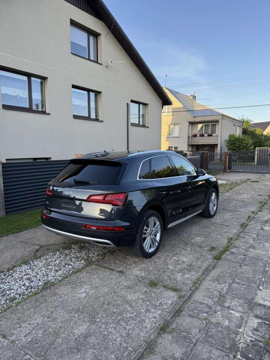 Grey Audi Q5 2019 in Kaunas, with an engine capacity of 1.98 L and mileage of 100 thousand km for 23750 €, photo 4 on AUTOMOTO.COM.LV