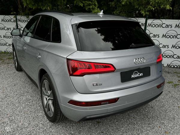 Grey Audi Q5 2019 in Vilnius, with an engine capacity of 1.98 L and mileage of 118 thousand km for 22300 €, photo 8 on AUTOMOTO.COM.LV