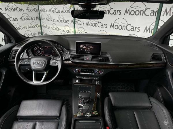 Grey Audi Q5 2019 in Vilnius, with an engine capacity of 1.98 L and mileage of 118 thousand km for 22300 €, photo 10 on AUTOMOTO.COM.LV