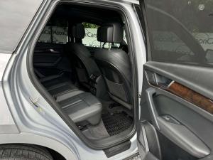 Grey Audi Q5 2019 in Vilnius, with an engine capacity of 1.98 L and mileage of 118 thousand km for 22300 €, photo 14 on AUTOMOTO.COM.LV