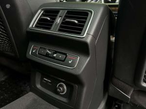 Grey Audi Q5 2019 in Vilnius, with an engine capacity of 1.98 L and mileage of 118 thousand km for 22300 €, photo 21 on AUTOMOTO.COM.LV