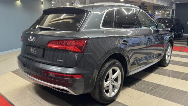 Pelēks Audi Q5 2019 Rīga, ar dzinēja tilpumu 2.00 L un nobraukumu 187 tūkst. km par 20990 €, foto 4 vietnē AUTOMOTO.COM.LV