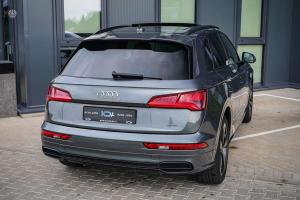 Grey Audi Q5 2019 in Kaunas, with an engine capacity of 2.97 L and mileage of 252 thousand km for 25950 €, photo 12 on AUTOMOTO.COM.LV