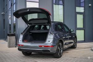 Grey Audi Q5 2019 in Kaunas, with an engine capacity of 2.97 L and mileage of 252 thousand km for 25950 €, photo 14 on AUTOMOTO.COM.LV