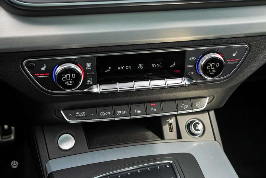 Grey Audi Q5 2019 in Kaunas, with an engine capacity of 2.97 L and mileage of 252 thousand km for 25950 €, photo 22 on AUTOMOTO.COM.LV