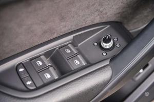 Grey Audi Q5 2019 in Kaunas, with an engine capacity of 2.97 L and mileage of 252 thousand km for 25950 €, photo 34 on AUTOMOTO.COM.LV